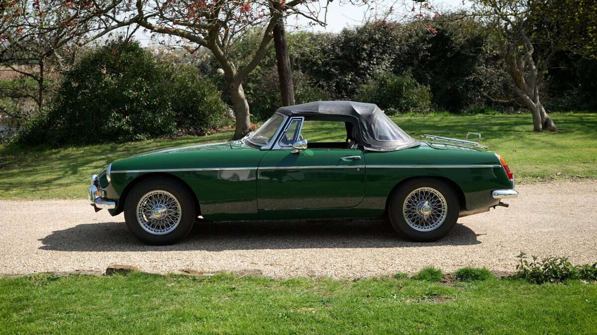 1965 MGB Roadster - It's back - Vintage and Classic Car Competitions
