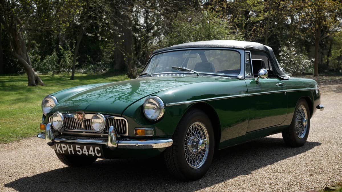 1965 MGB Roadster - Vintage and Classic Car Competitions
