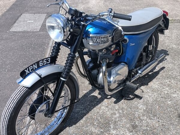 Triumph Tiger 100 SS 1962 - Vintage and Classic Car Competitions