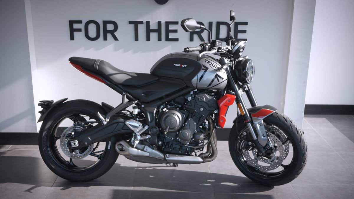 NEW Triumph Trident 660 + £1000 Custom Paint Job - Vintage and Classic ...