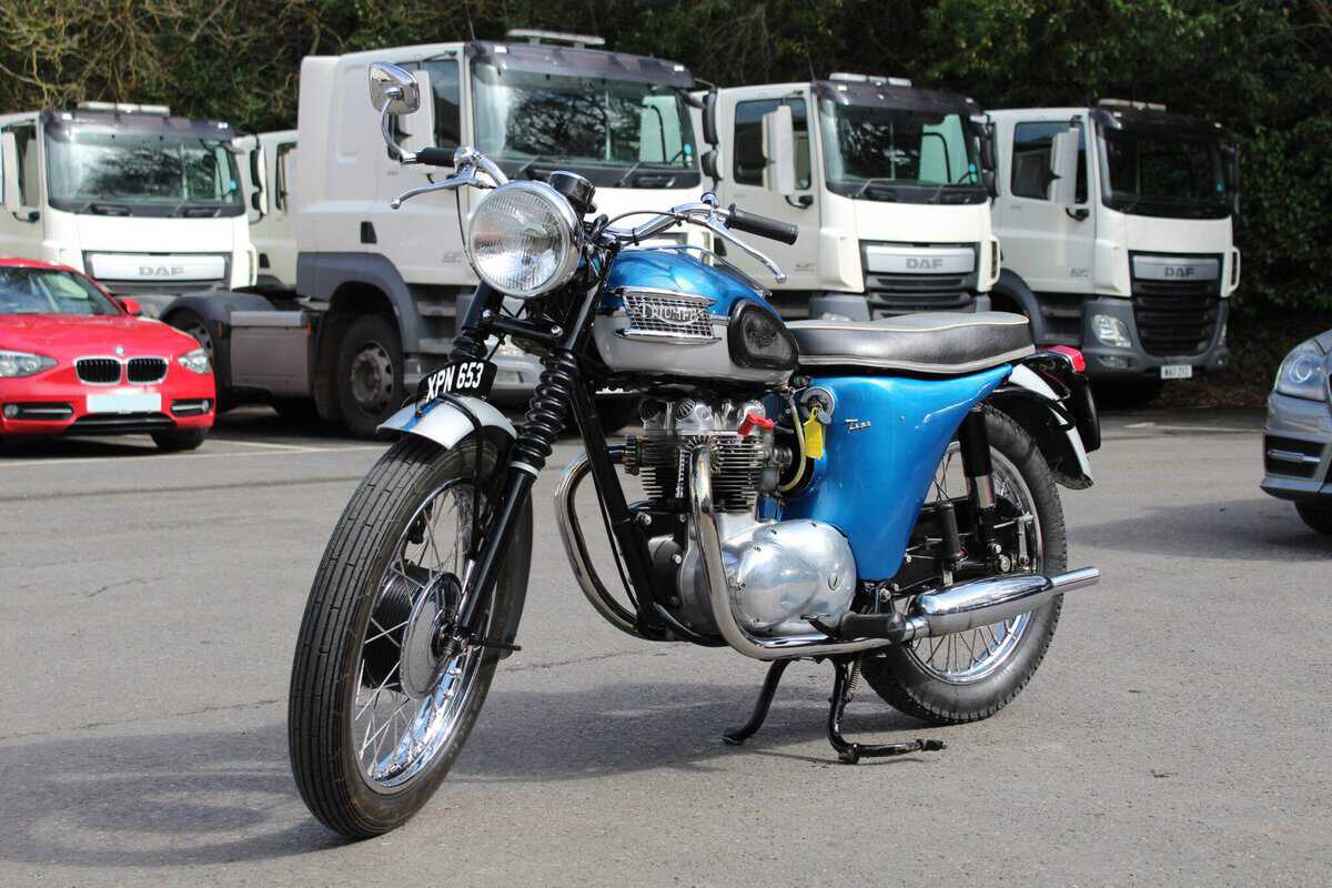 Triumph Tiger 100 SS 1962 - Vintage and Classic Car Competitions