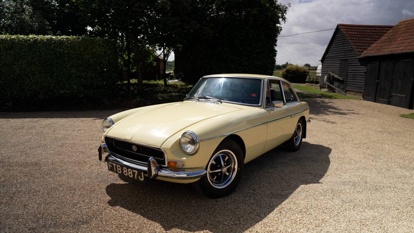 1971 MGB GT - Vintage and Classic Car Competitions