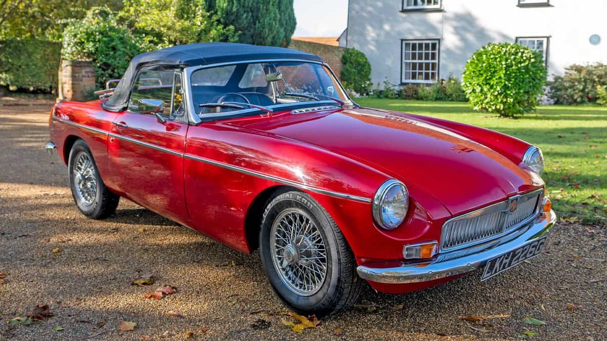 1965 MGB Roadster - Vintage and Classic Car Competitions